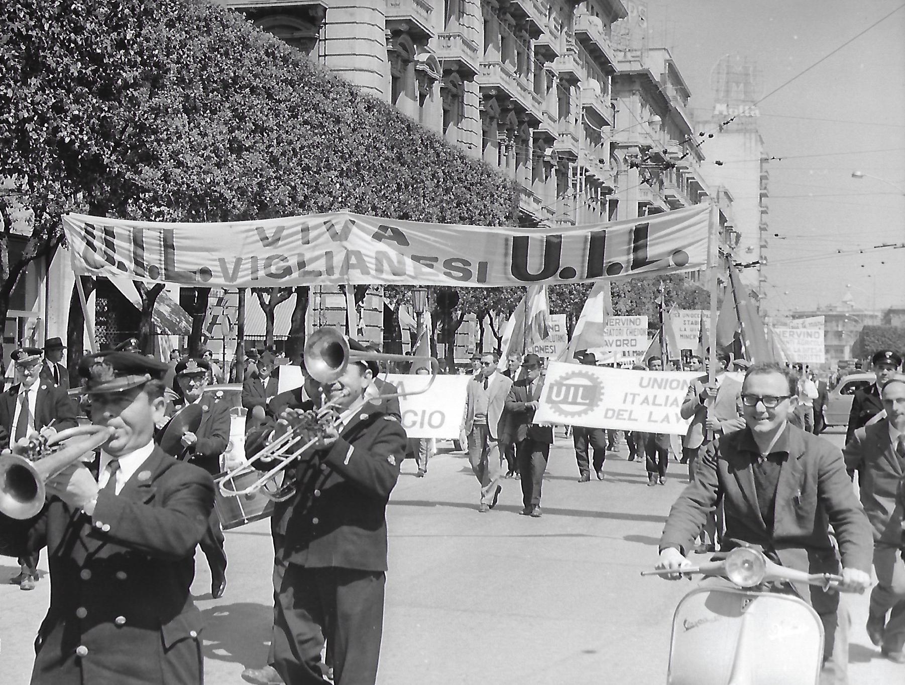 ACCADDE OGGI - 1 MAGGIO 1967 Viglianesi a Bari - Blog della Biblioteca